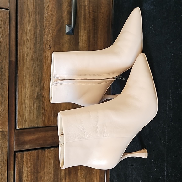Nicola Bathie | Shoes | Nicola Bathie X Antonio Melani Nude Pumps ...